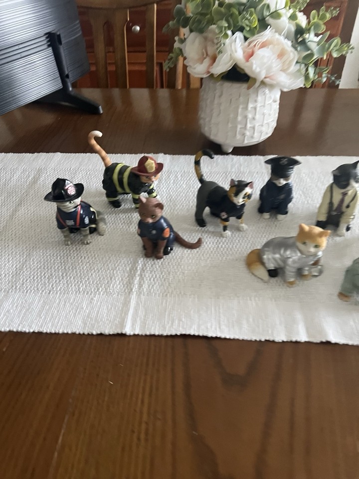 Hamilton Collection Cat Figurine. 10 In Total | eBay