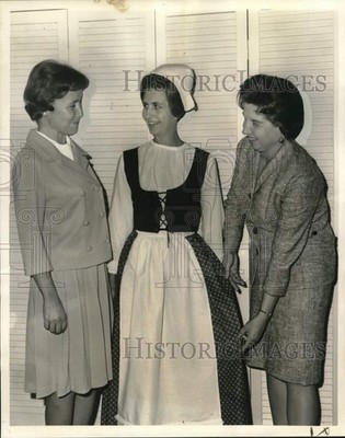 1967 Press Photo Mrs. Kenneth Weiler and planners for Geological ...