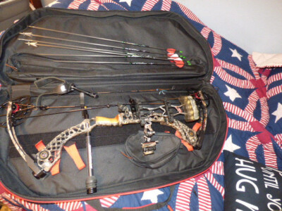 Mathews Monster MR5 RH Compound Bow W/CASE & ARROWS VERY NICE | eBay