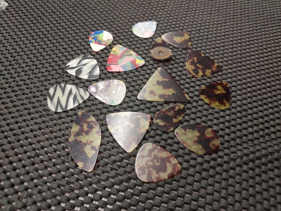 Lot of 16 Vintage Guitar Picks Japan 60s 70s Most Are New Psychedelic ...
