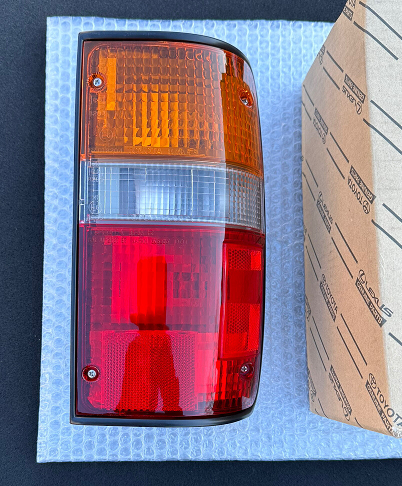 1989-1995 Toyota Pickup Rear Right Passenger Side Tail Light Lamp ...