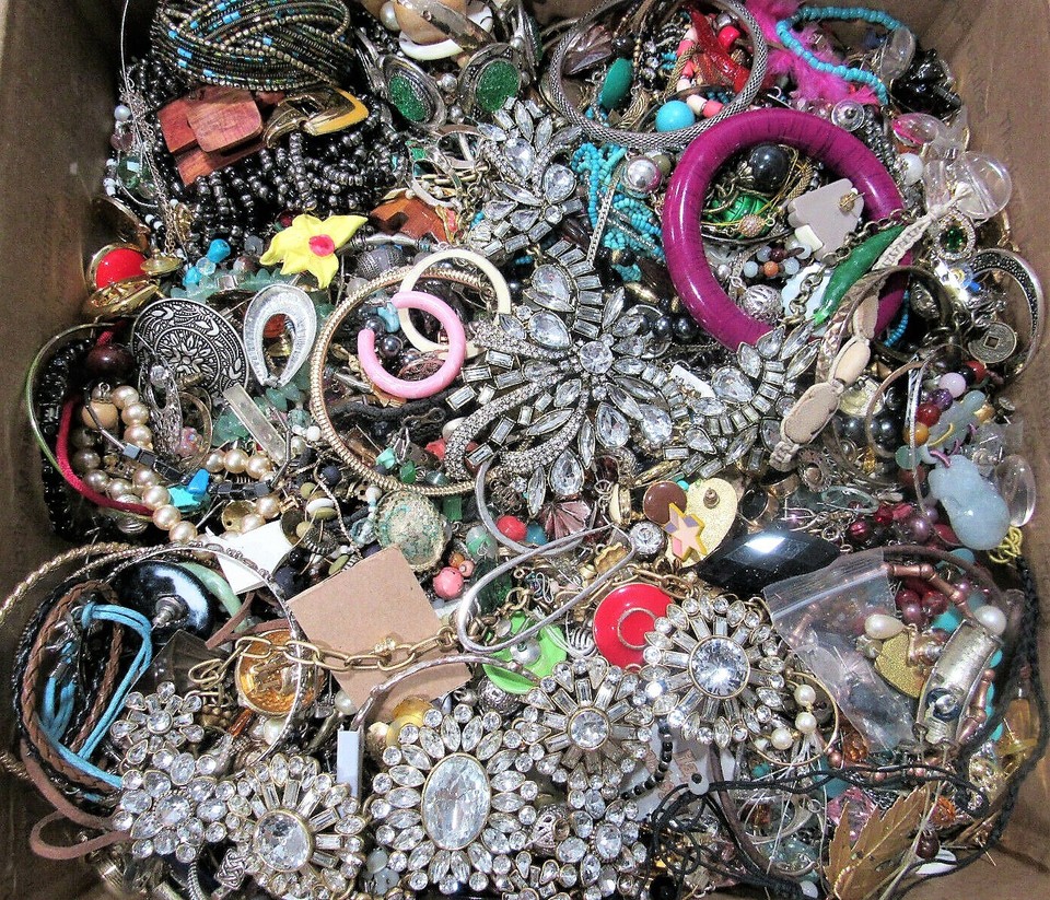 HUGE 7 POUND Vintage Mod Jewelry Junk Craft Lot Pieces w/ Wear Resell ...