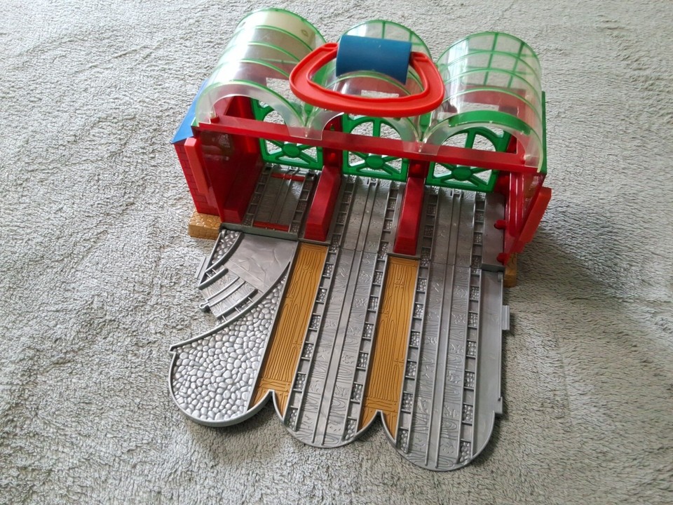 Thomas & Friends Knapford Train Station Take Along 2008 GULLANE Track ...