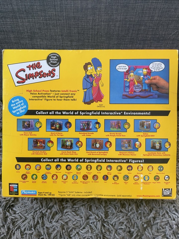 Playmates WoS Simpsons High School Prom Playset W/Homer & Marge Bouvier ...
