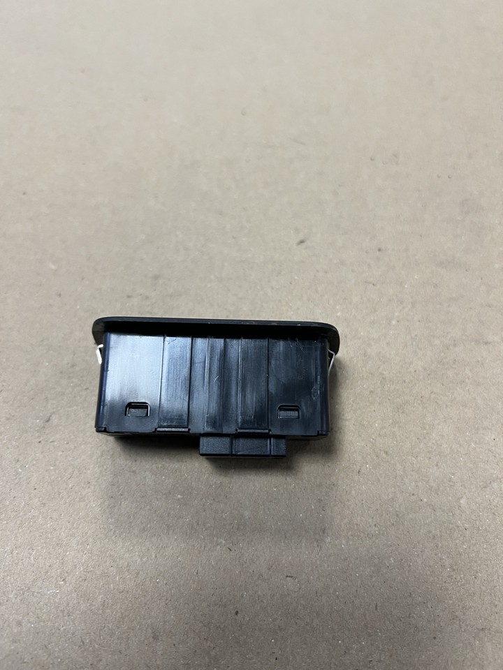 BMW X1 F48 2017 Tailgate Open Switch 9275121 61319275121 61319162645 ...