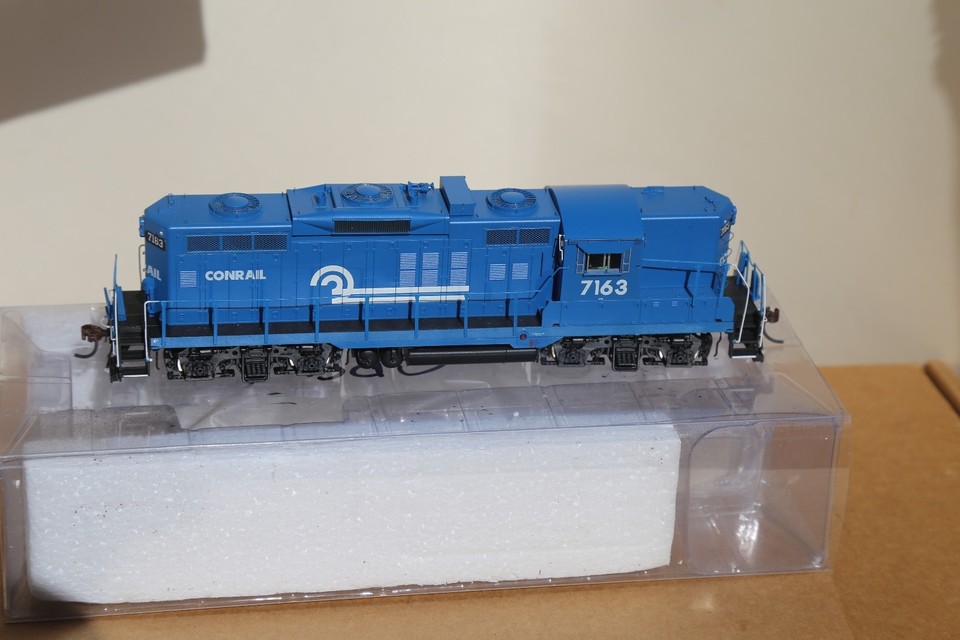 HO Athearn Genesis EMD GP9, CR Conrail #7163 DECO | eBay