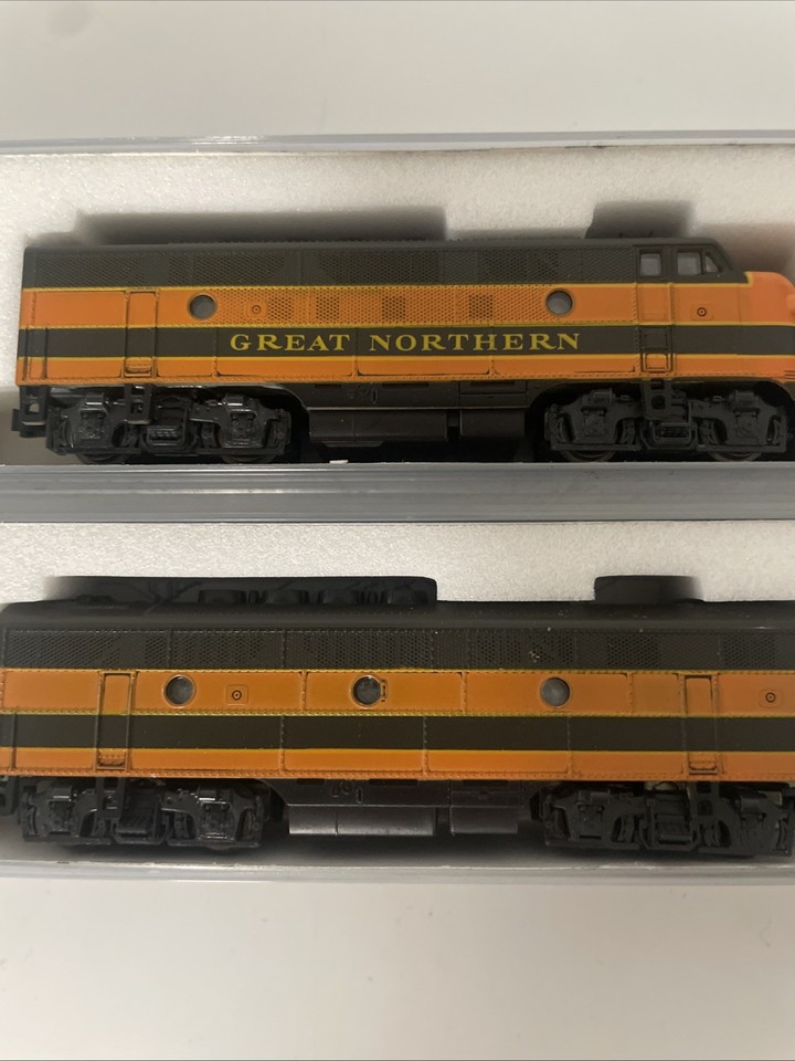 N SCALE KATO GN F3 GREAT NORTHERN MODEL TRAIN AND CAR SET | eBay