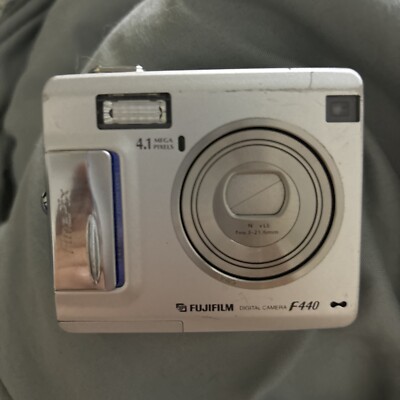 Fujifilm FinePix F Series F440 4.1MP Digital Camera - Silver | eBay