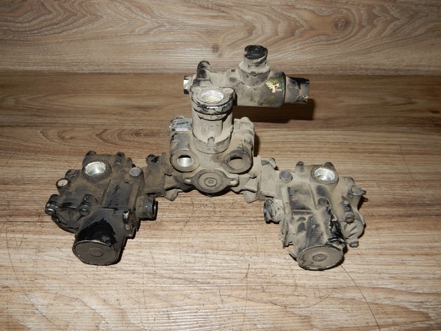 WABCO Haldex Brake Relay Valves ASSY 9730110260 4721950780 4721950790 ...