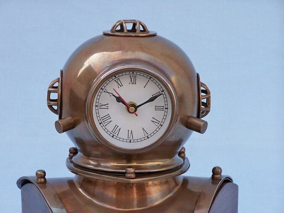 Antique Brass Decorative Deep Sea Divers Helmet Clock on wood Base 12 ...