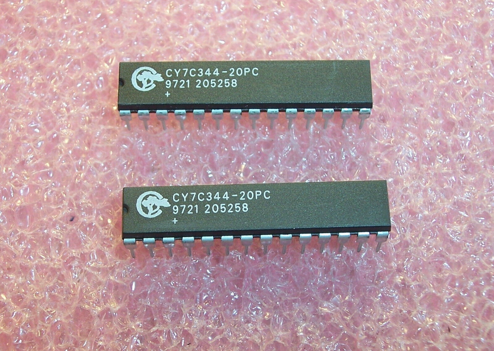 QTY (15) CY7C344-20PC CYPRESS 28 PIN DIP 32-MACROCELL MAX EPLD NOS 1 ...