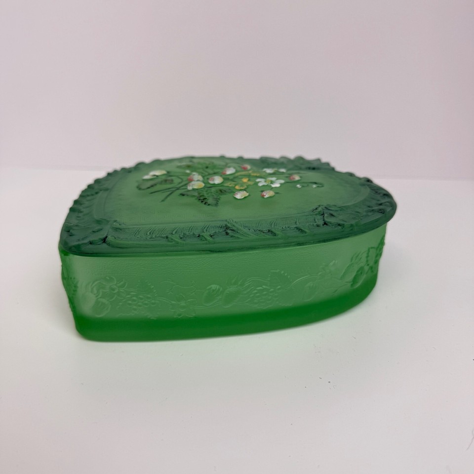 Vintage Fenton Favorites 2003 Handpainted Heart Shaped Trinket Box ...
