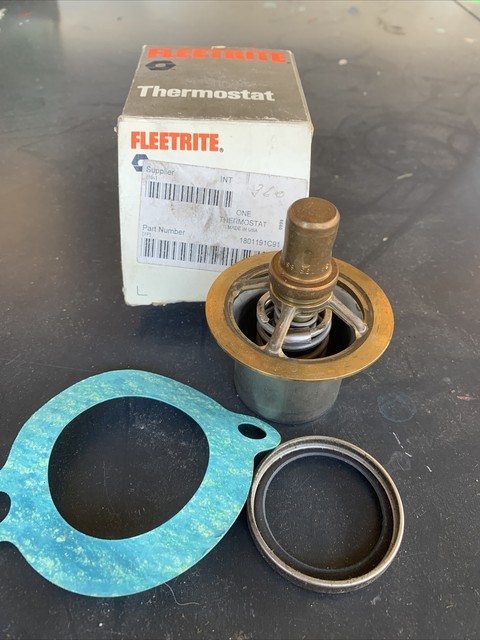 International 1801191C91 Thermostat Kit 466 180 degree NEW 687018C2 ...