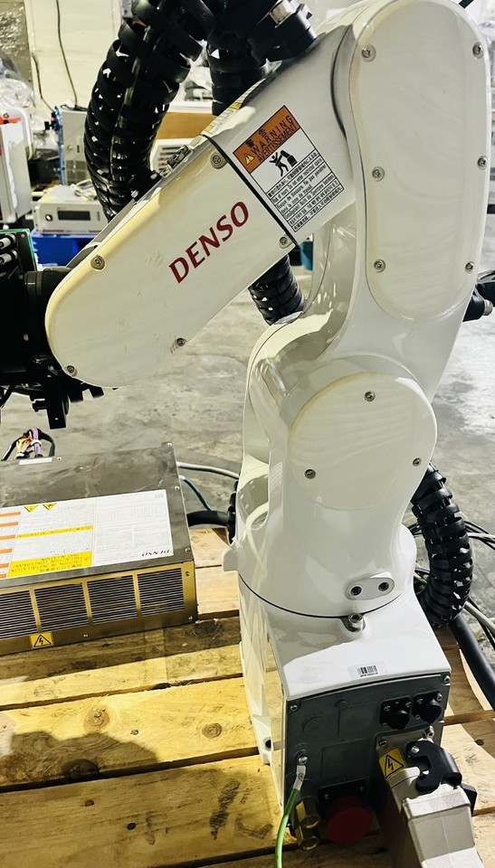 Denso VS050A3-AV6-NNN-NNNAN-NNNN Industrial Robot w RC8-VSA3-NNEM-NN ...