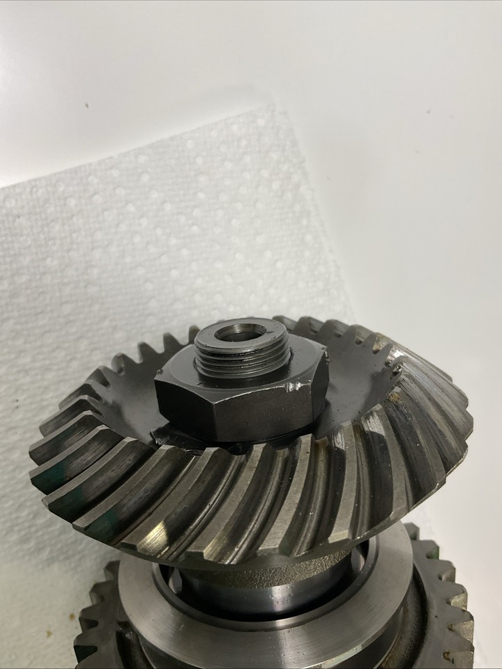 03-06Yamaha FJR1300 FJR 1300 Engine Output Shaft Bevel Gear Transfer ...