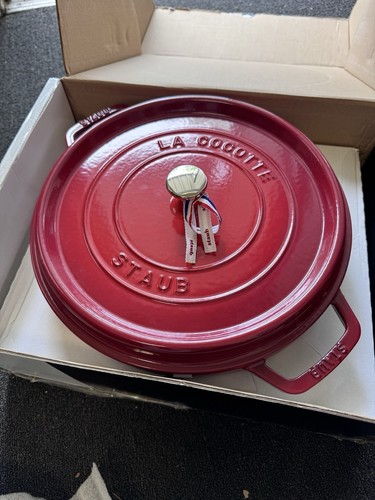 Staub Round Cocotte 9-qt. 11 3/4" 30cm Cast Iron Pot with Lid - Red ...