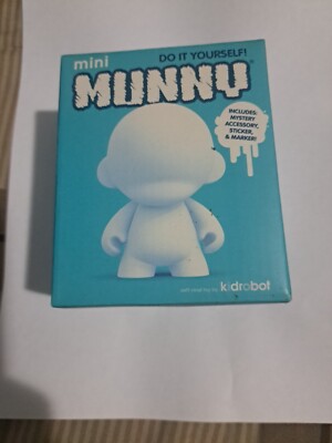 Kidrobot Munny World 4" Inch White Mini Munny DIY Vinyl Figure Art Toy ...