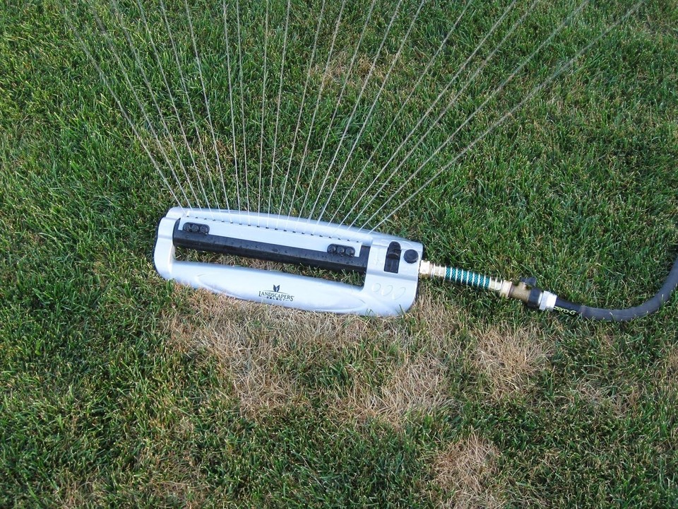 Metal Oscillating Lawn Sprinkler - Rust-Proof Aluminum Base - 4,100 Sq ...