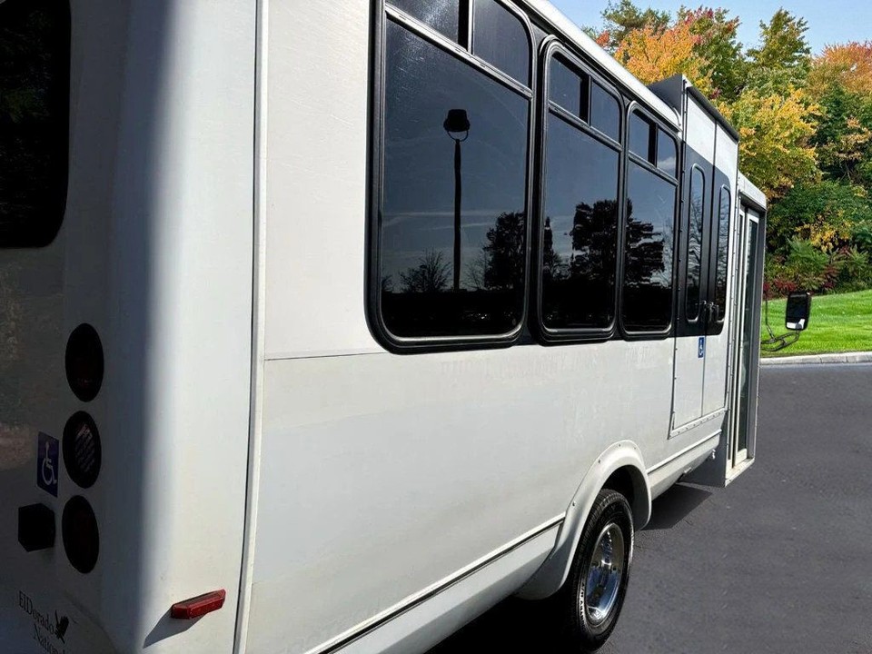 Ford E-450 Eldorado Fiberglass Non-CDL 15 Seat 4 Wheelchair Shuttle Bus ...