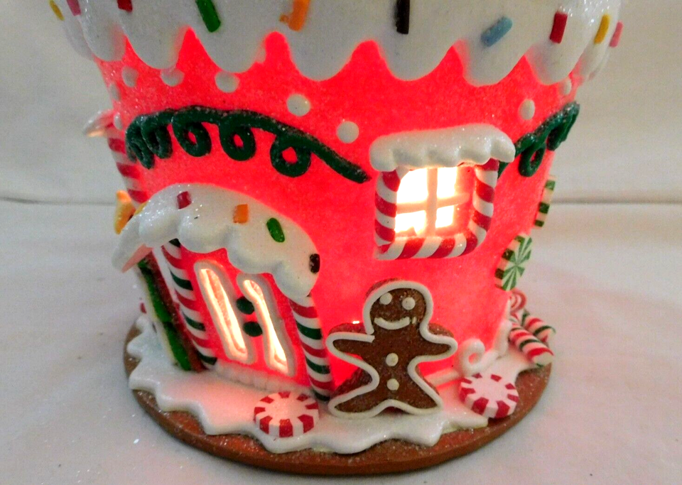 New 2024 Trimsetter Gingerbread Cupcake House LED Lighted 8 1/2"x6"x6 ...