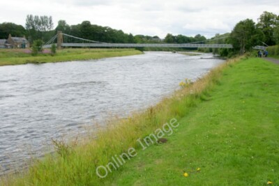 Photo 6x4 Chain Bridge, Melrose Melrose/NT5434 A narrow pedestrian ...
