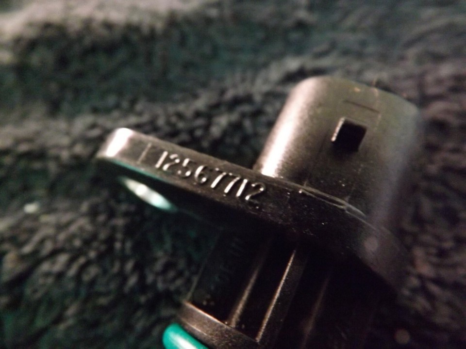 GM 12567712 Engine Crankshaft Position Sensor For Buick Chevrolet ...