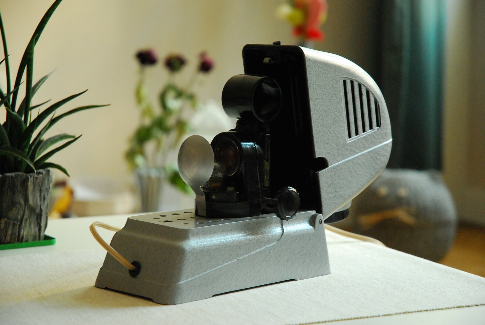 Vintage LZK 35mm film strip home projector filmoscope, made in Poland ...