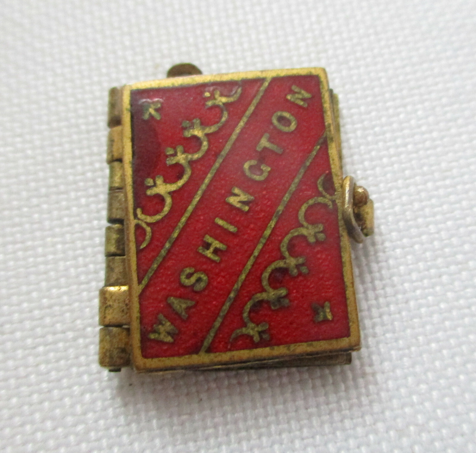 Vintage Washington Souvenir Red Enamel Book Locket - Gem