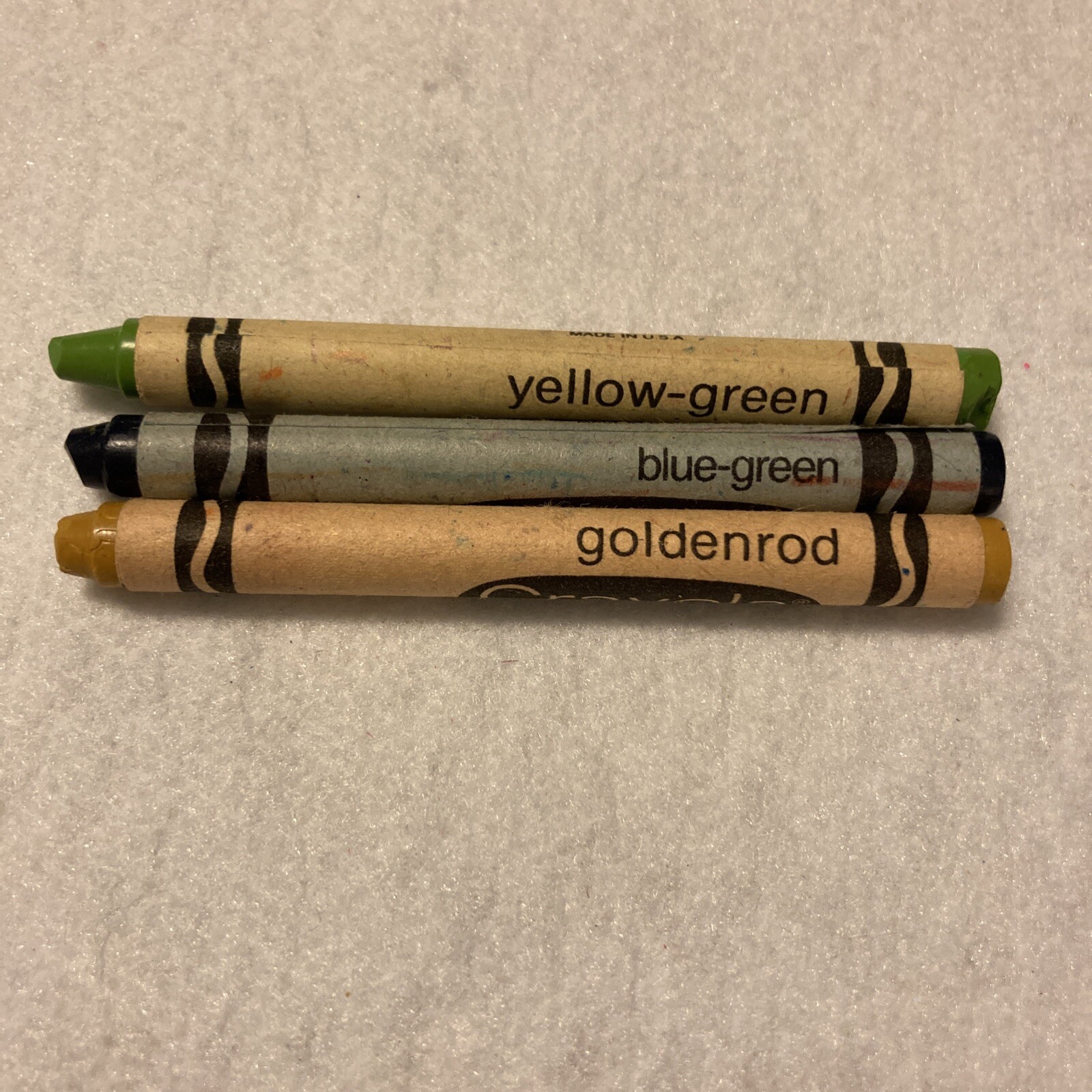 3 Crayola crayon colors: yellow-green blue-green goldenrod discontinued ...