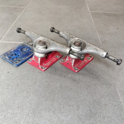 Vintage Independent Stage 7 7.6" 6 Hole Red Trucks Mismatched Hangers ...