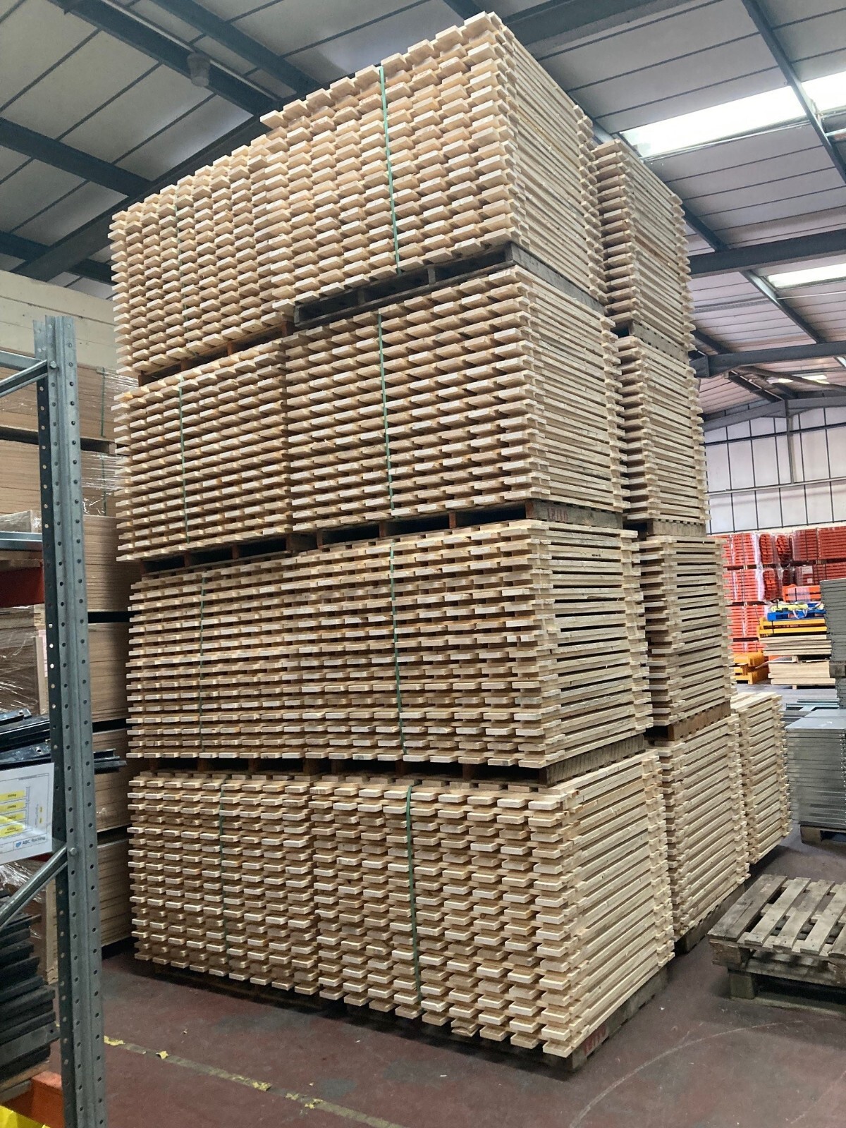 2700mm x 1100mm x 22mm NEW Open Slatted Timber Pallet Racking Decking ...