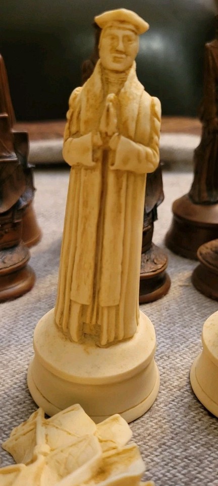 Berkeley Chess Elizabethan Chess Set Cream/Brown in Excellent Condition ...