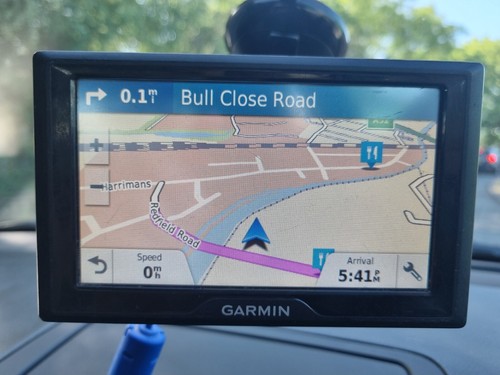 Garmin Drive 50LM GPS Sat Nav, Free Lifetime UK & Ireland Map Support ...