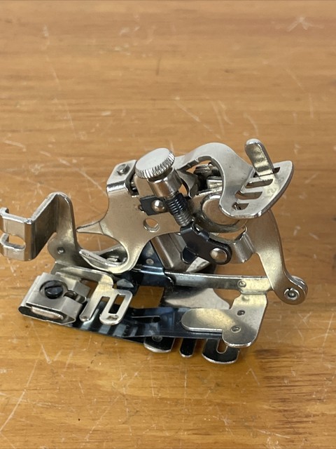 Vintage SINGER 221 Featherweight Sewing Machine Attachments 160809 for ...