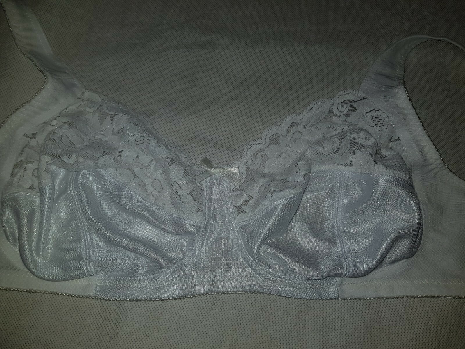 Gorgeous white floral lace wirefree Bra Size 46B | eBay UK