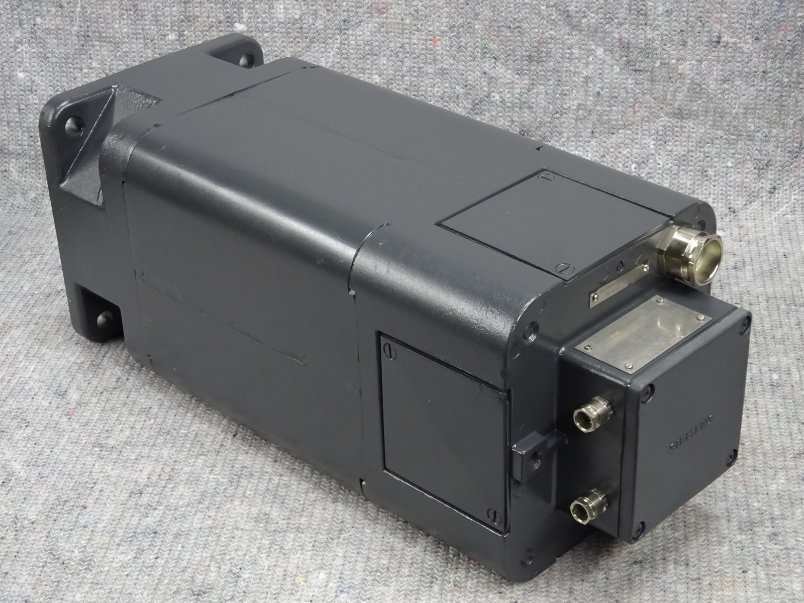 Siemens 1HU 1HU3104-0AD01-Z 1HU31040AD01Z G45 K04 K18 2,6kW 175V ...