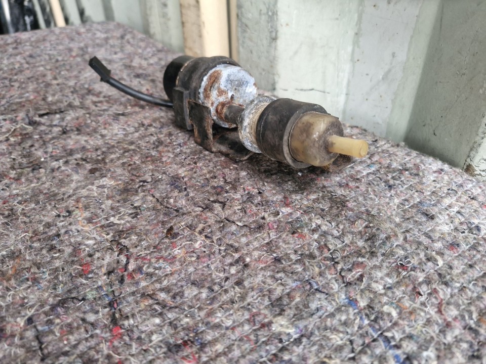 1990 KAWASAKI ZXR750 H2 PETROL FUEL PUMP AND MOUNTING BRACKET | eBay UK