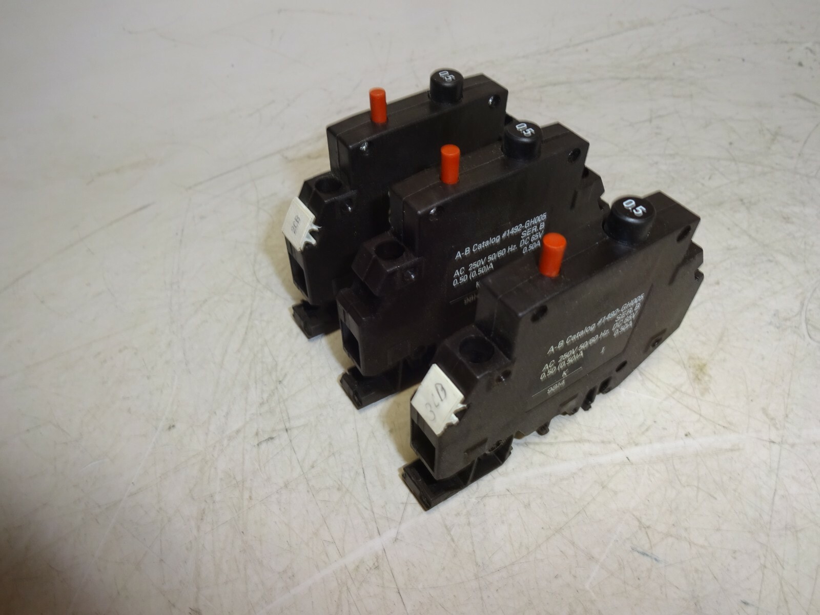 LOT OF 3 ALLEN BRADLEY 1492-GH005 CIRCUIT BREAKER 0.5AMP 250VAC | eBay