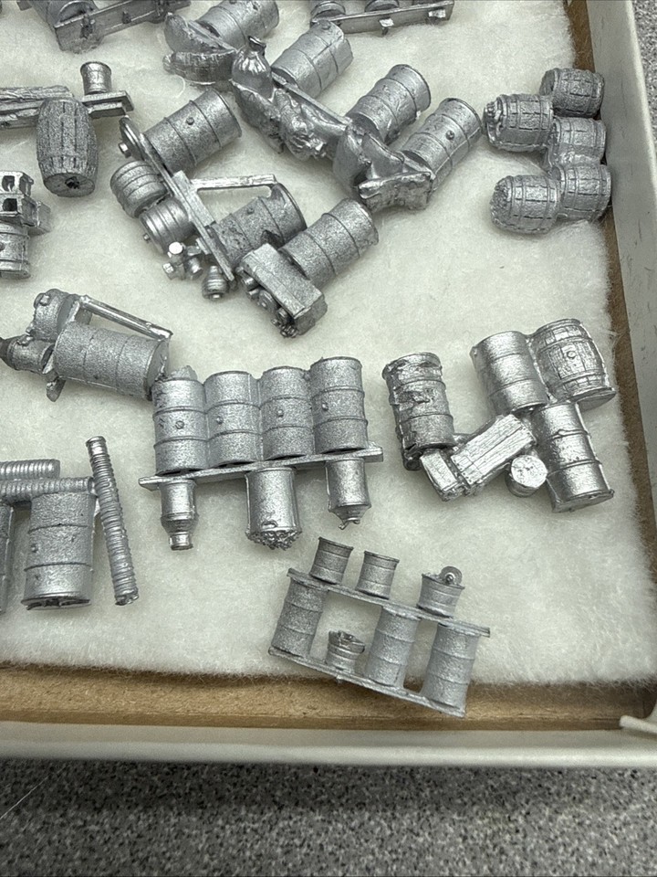 Fine Scale MINITURES HO Precision Metal Castings Barrels Crates Sacks ...