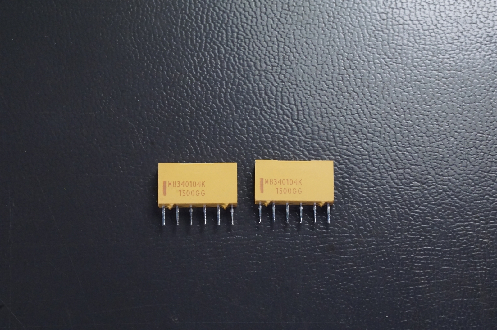 Lot of 2 M8340104K1500GG Vishay Thick Film Resistor Network 150 Ohm 2% ...