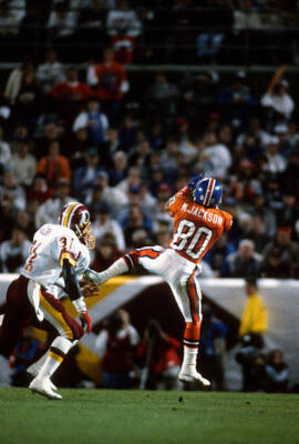 Mark Jackson Denver Broncos catches a pass v Washington Reds Football ...