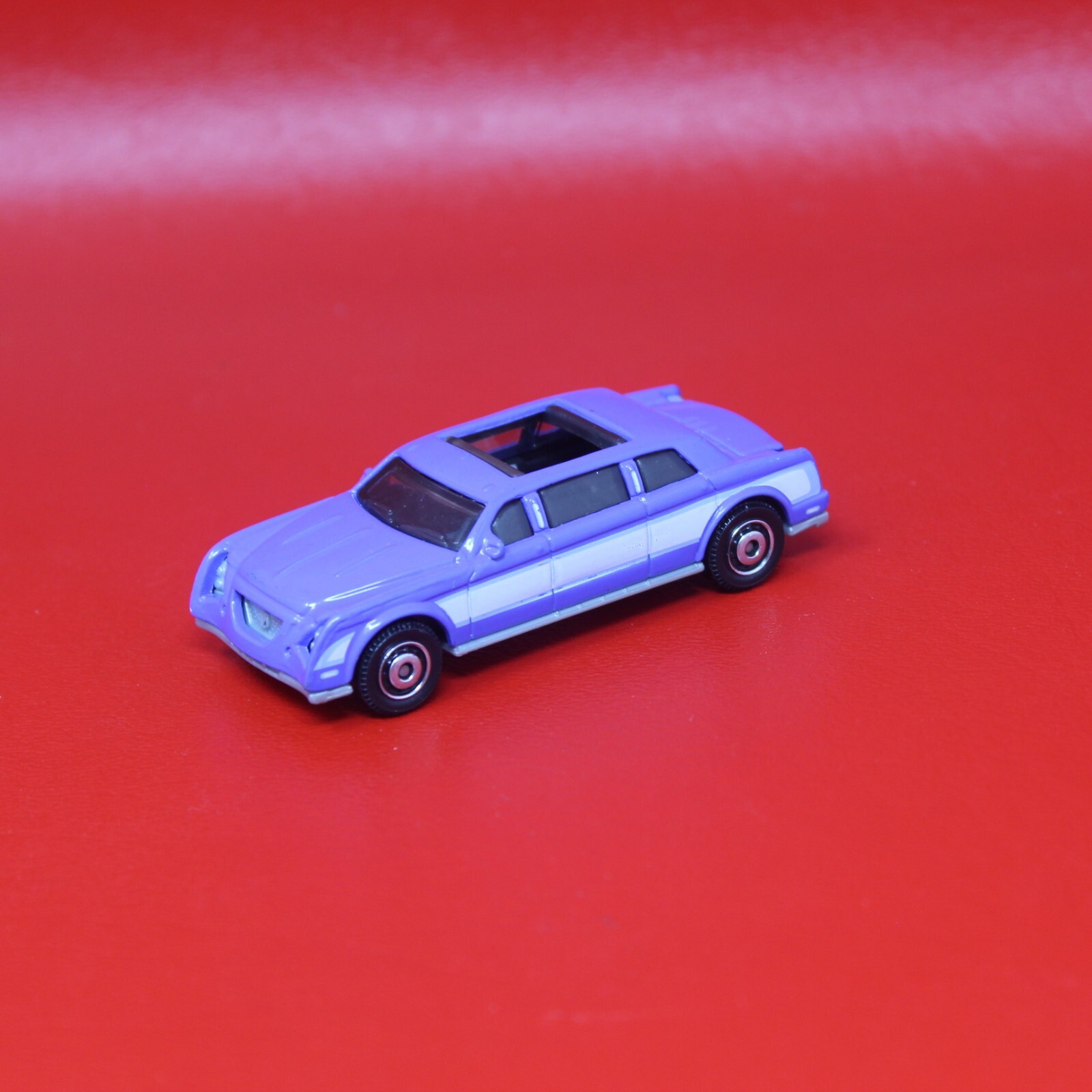 2011 Matchbox Limousine Blue 1:64 MBX Car Wash Playset Exclusive | eBay