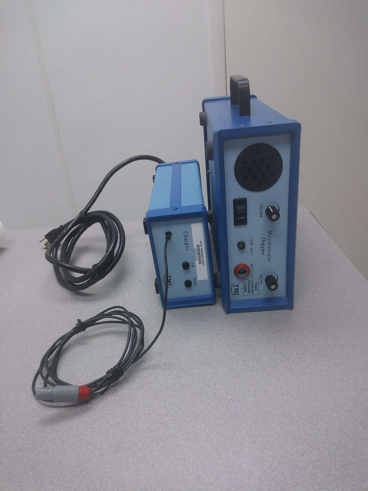 TITRONICS MEDICAL INSTRUMENTS MICROVASCULAR DOPPLER BLOOD FLOW DETECTOR ...