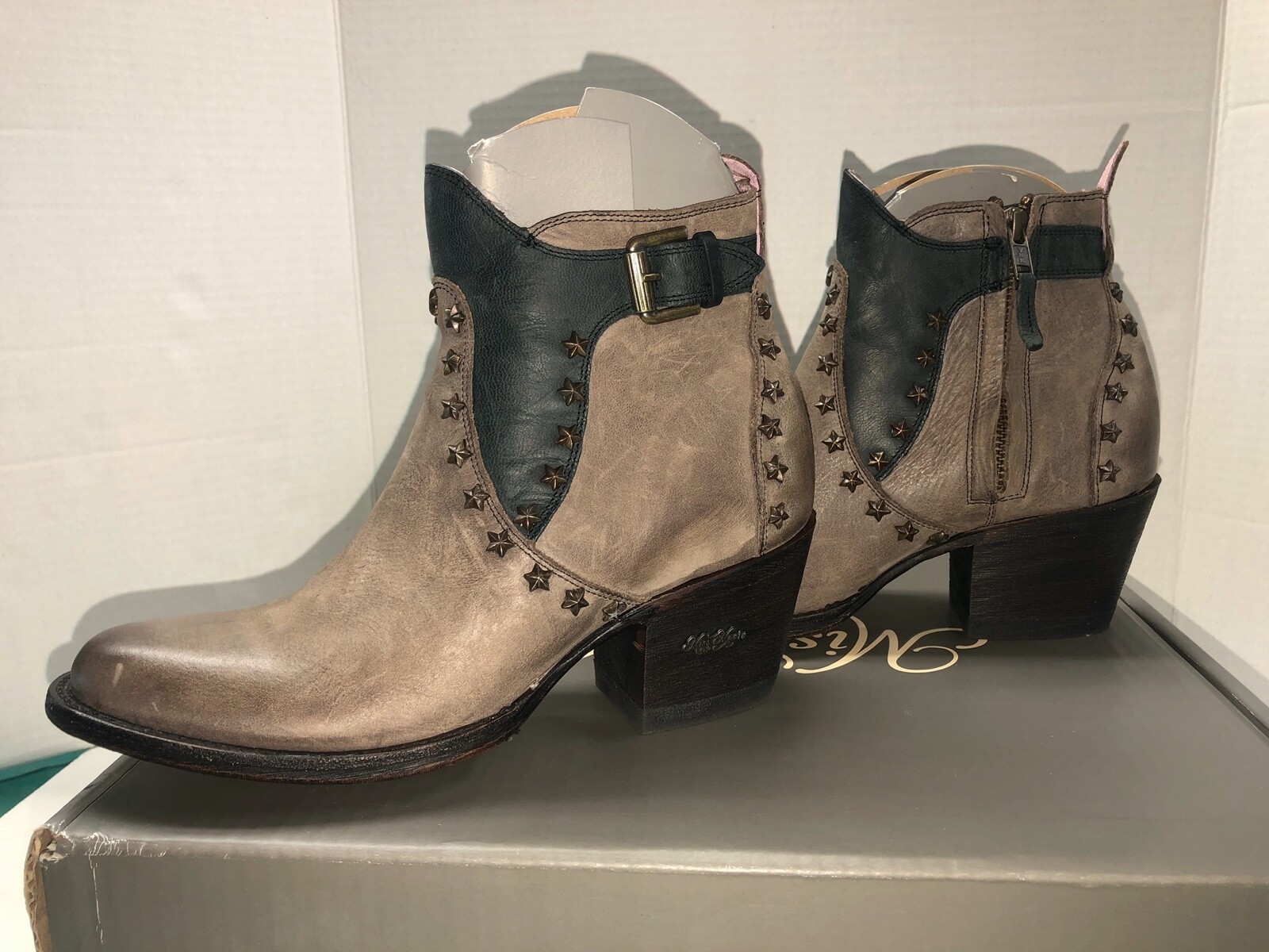 Miss Macie Rogue Cowgirl Womens Western Star Stud Shortie Boot Display ...