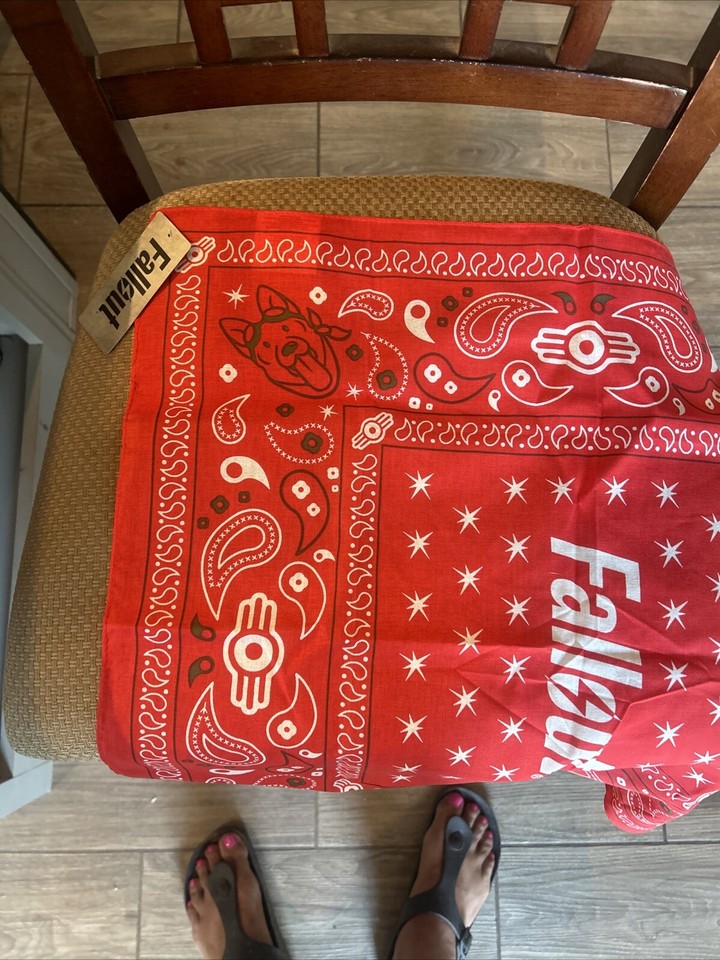 Fallout Red Paisley Dogmeat Bandana Vault-Tec New Vegas 76 Stars Logo ...