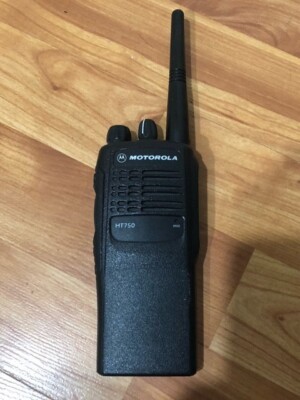 Motorola HT750 UHF 403-470MHz 16 Channel AAH25RDC9AA3AN | eBay