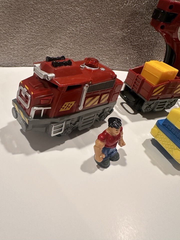 GeoTrax RC Train Bull & Bruno Toughest Team Maroon Set + Extra Train ...