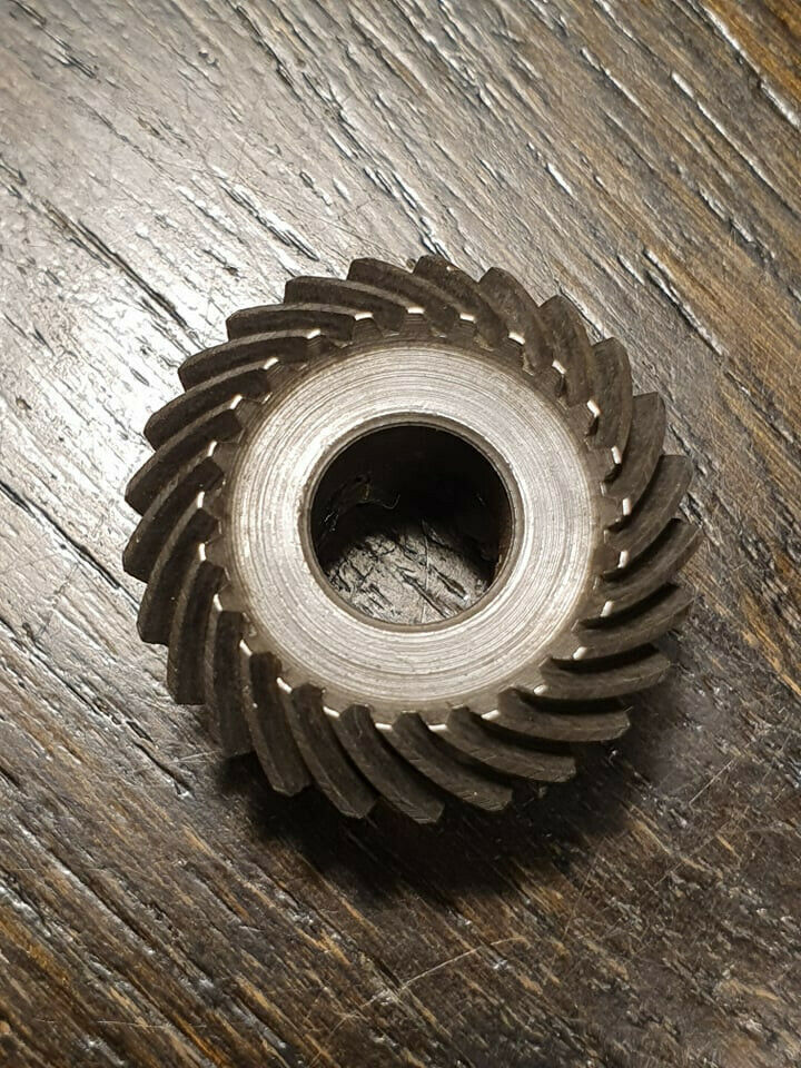 Pfaff 146, 546, 142, 151 OEM # 10015 gear with screws | eBay