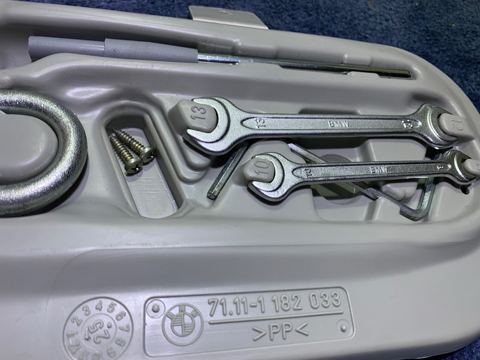 BMW E36 M3 Series Convertible Bootlid Tool Kit With full Tools ...