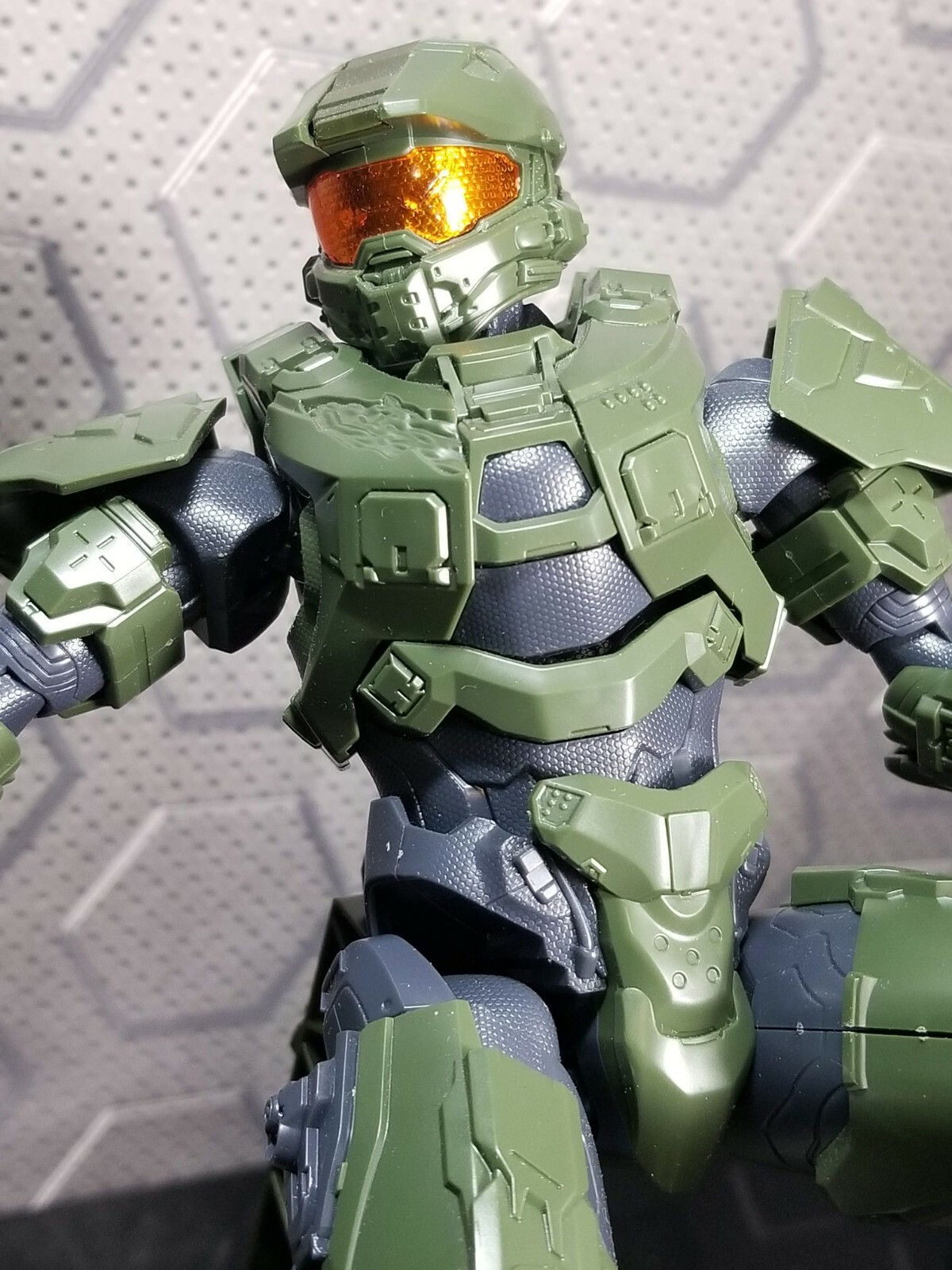 SpruKits Halo Master Chief Level 3 Figure Model Kit - Green (35726) for ...
